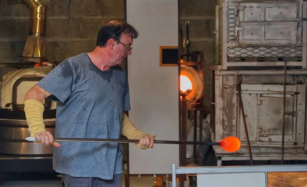 The Ultimate Guide to Glass Blowing for Packaging - Reliable Glass ...