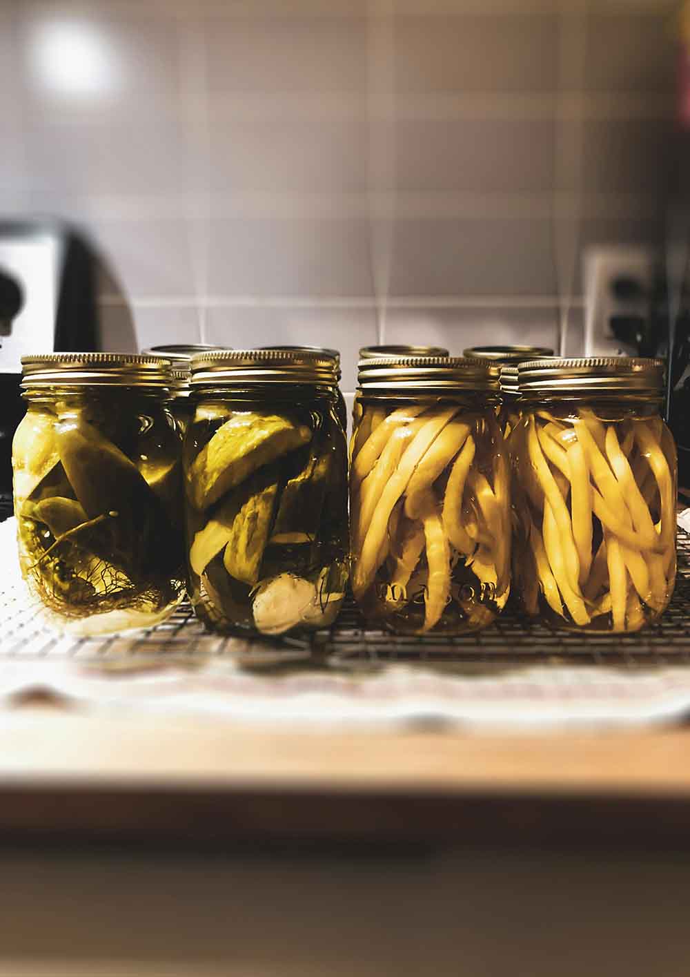How Big Is a Pickle Jar? A Guide to Pickle Jar Sizes - Reliable Glass ...