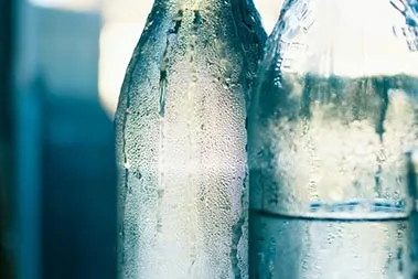 The Definitive Guide to Glass Sparkling Water Bottles - Reliable Glass ...